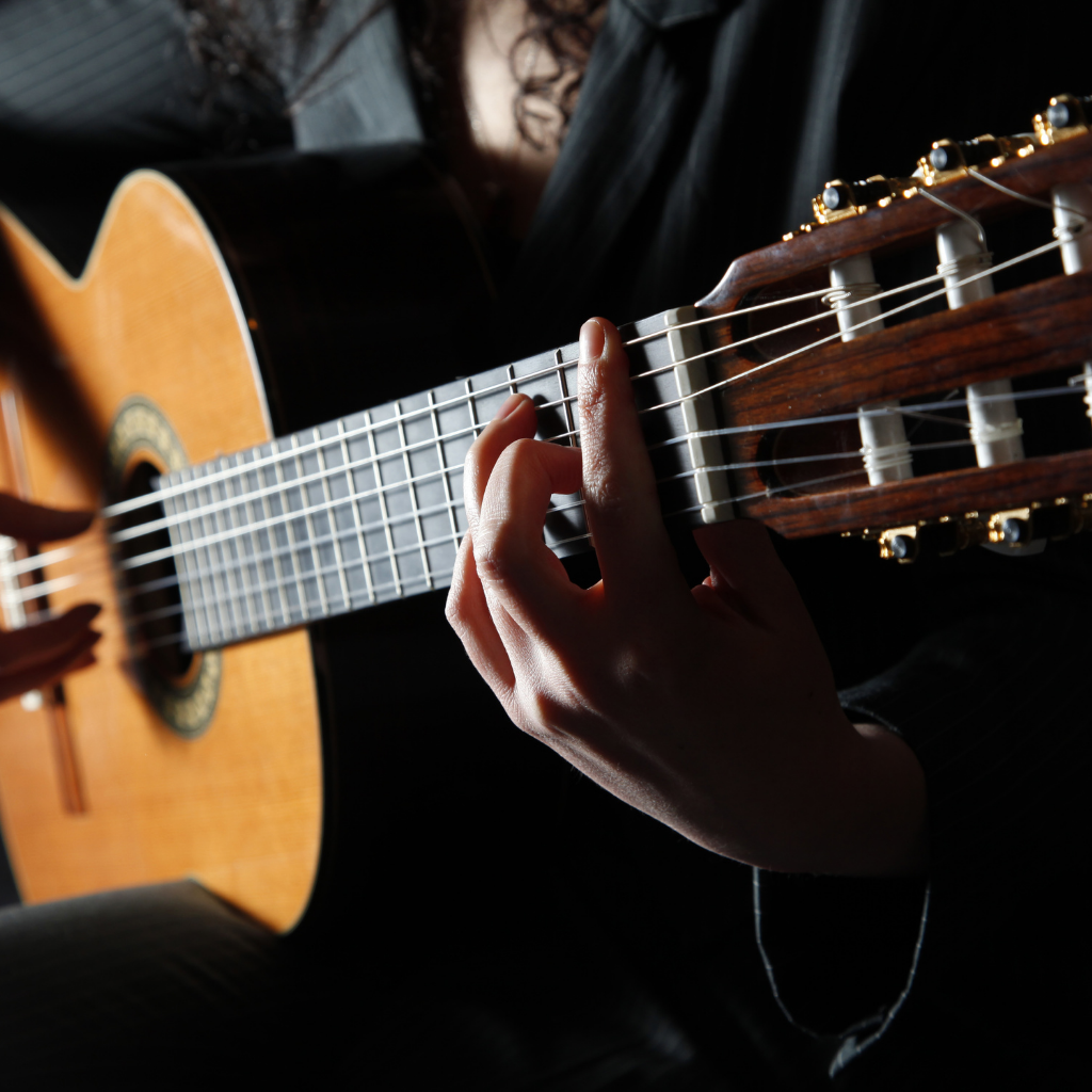 Classical & Student Guitars – derosa music uk